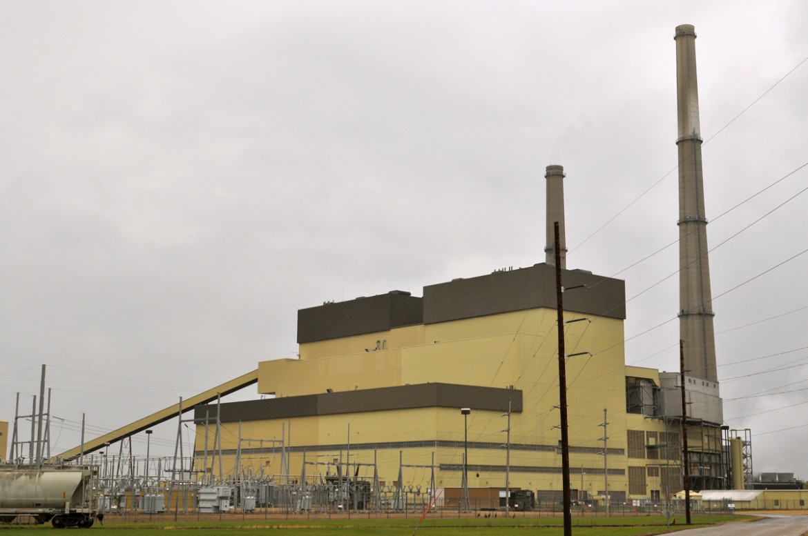 Under legal pressure, Wisconsin coal-fired power plants curb emissions ...