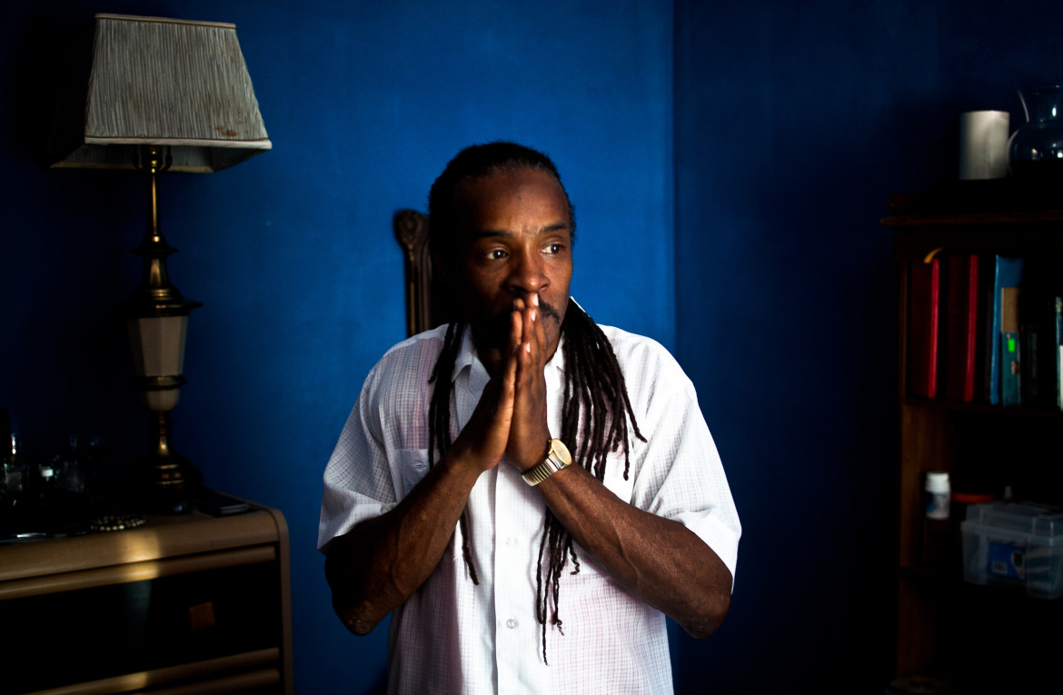 Lost signals, disconnected lives - Wisconsin Watch